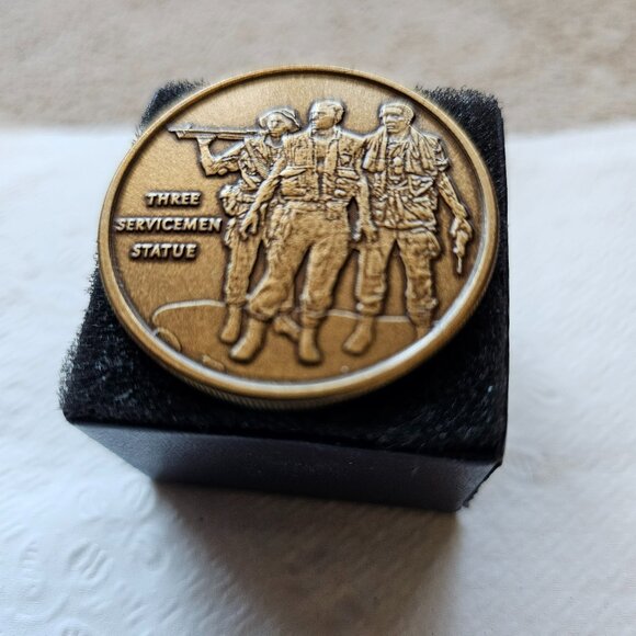 usa | Accents | Three Servicemen Veteran Memorial Coin Vintage ...